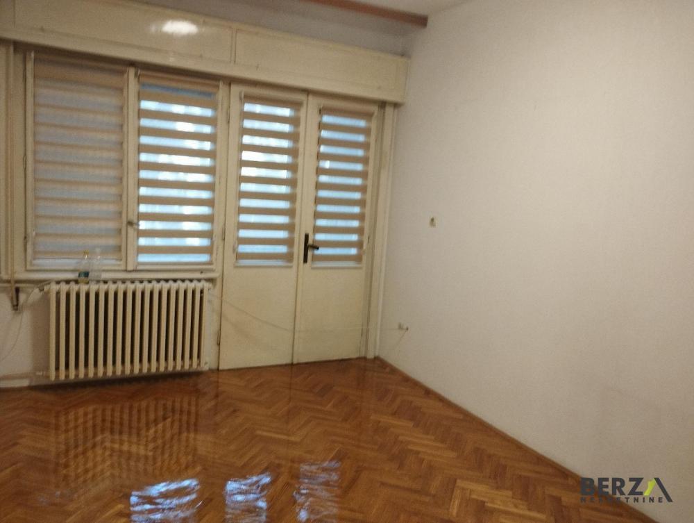 Troiposoban stan za izdavanje, 80m2, 600€