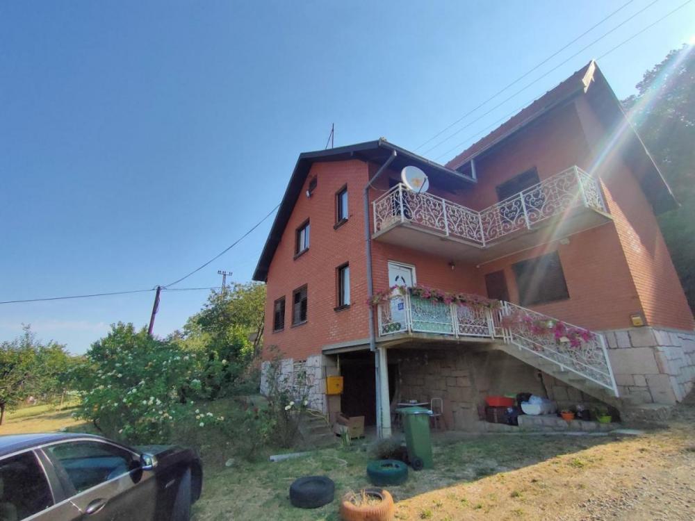 Kuća na prodaju, 198m2, 250.000€