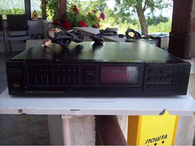 Dual CT 3600 AM/FM Synthesizer Tuner (1988)