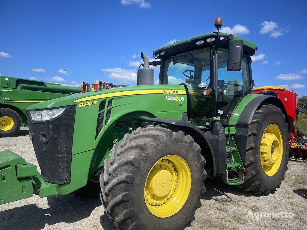 John Deere 8320R traktor točkaš