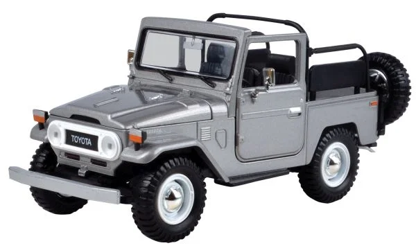 Metalni auto 1:24 Toyota FJ40
Metalni auto 1:24 Toyota FJ40