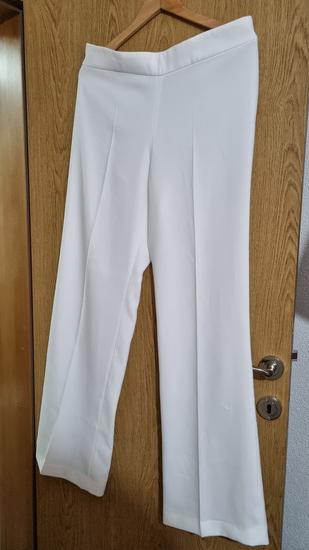 Elegantne bele pantalone    Zara