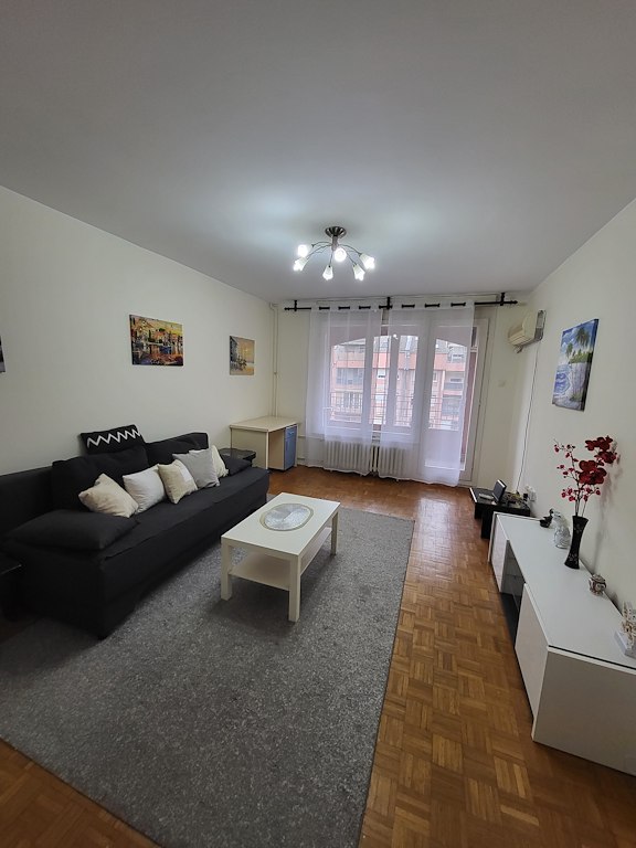 Novi Beograd Retenzija 2 0 stan 60 m2