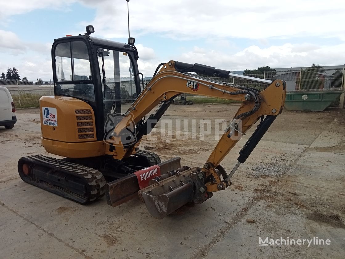 Caterpillar 302.7D CR with 3 buckets mini bager