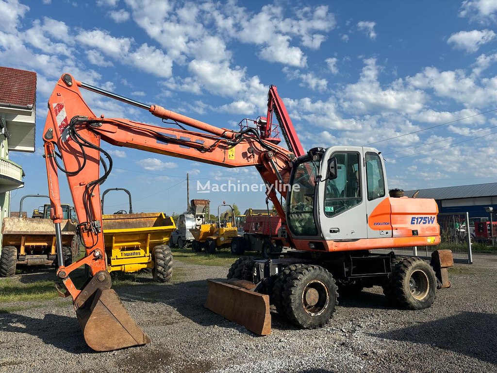 Fiat-Kobelco E175W bager točkaš