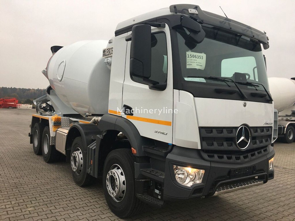 Novi FML na šasiji Mercedes-Benz AROCS 3740 kamion s mešalicom za beton