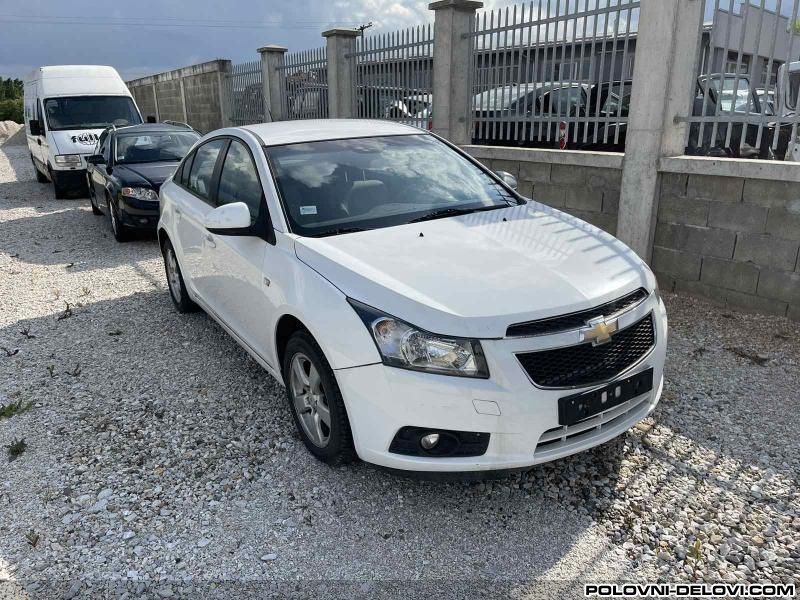 Chevrolet Cruze Kompletan Auto U Delovima