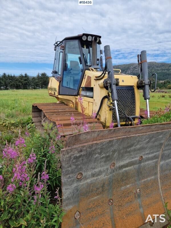 New Holland D150B buldožer