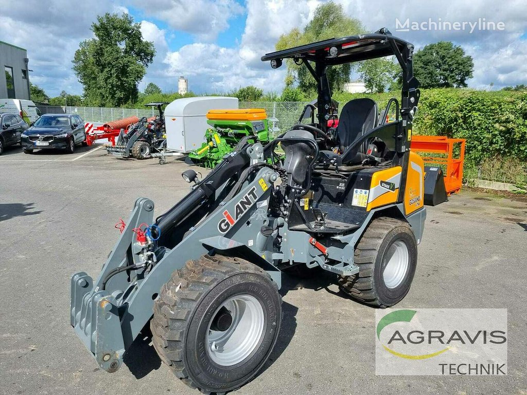 Novi Giant G2500 X-TRA HD multifunkcionalni utovarivač