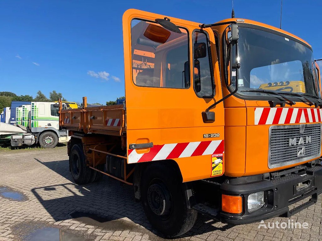 MAN 18 232 Tipper kiper