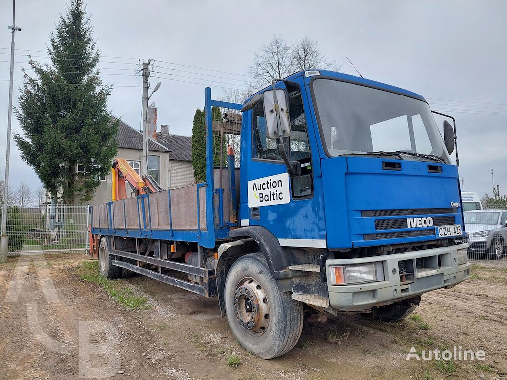 Prodaje se IVECO 180E18 kamion s ravnom platformom na aukciji