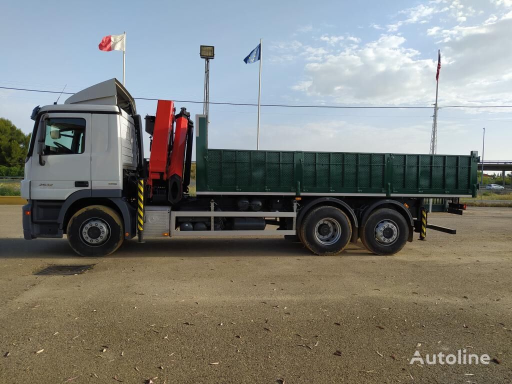 Mercedes-Benz ACTROS 25 32 kamion s ravnom platformom