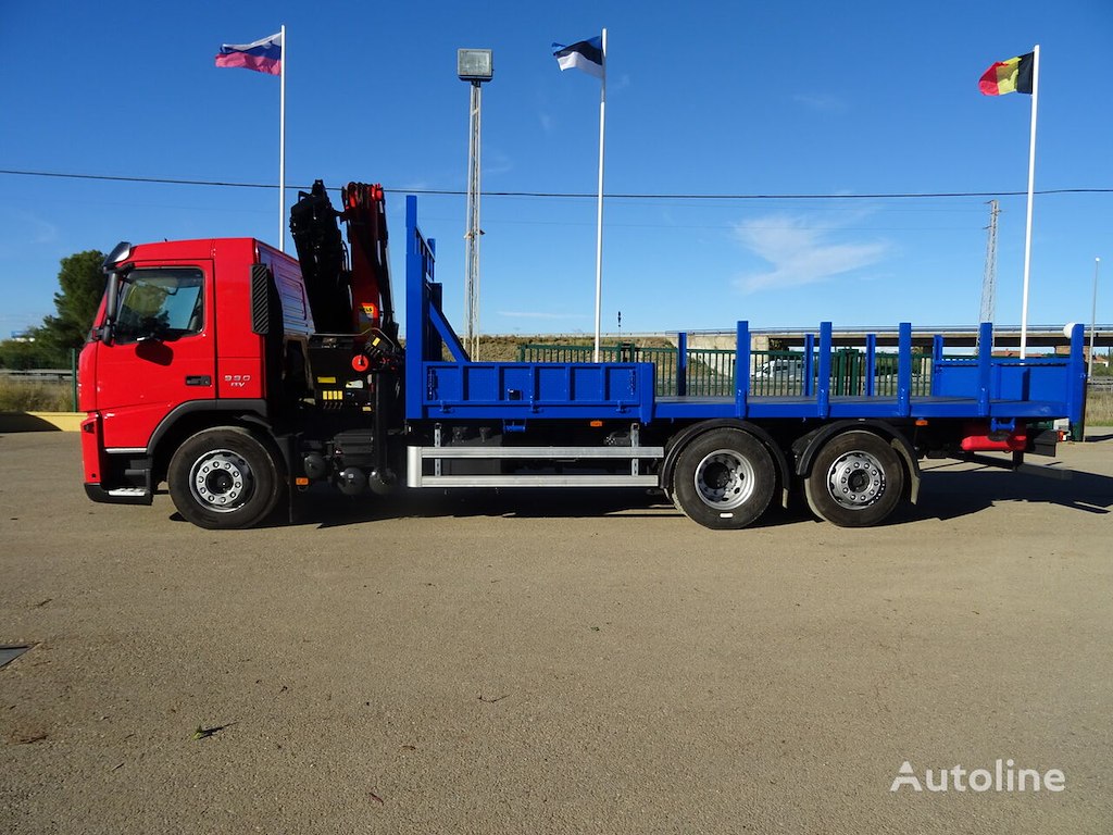 Volvo FM 330 kamion s ravnom platformom