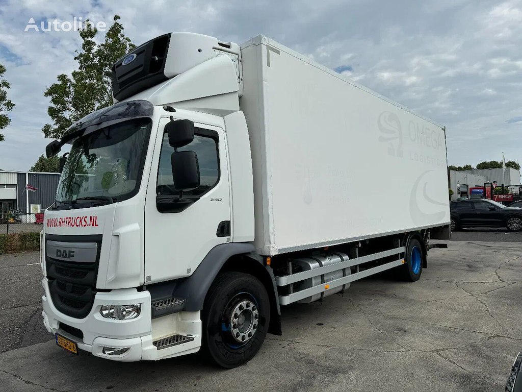 DAF LF 250 4X2 + CARRIER 1062 HOURS + DHOLLANDIA LIFT kamion hladnjača