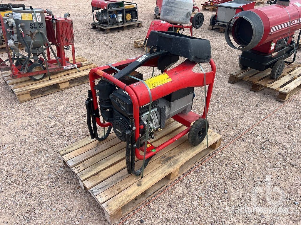 Prodaje se Materiel De Location Rental Equ benzinski generator na aukciji