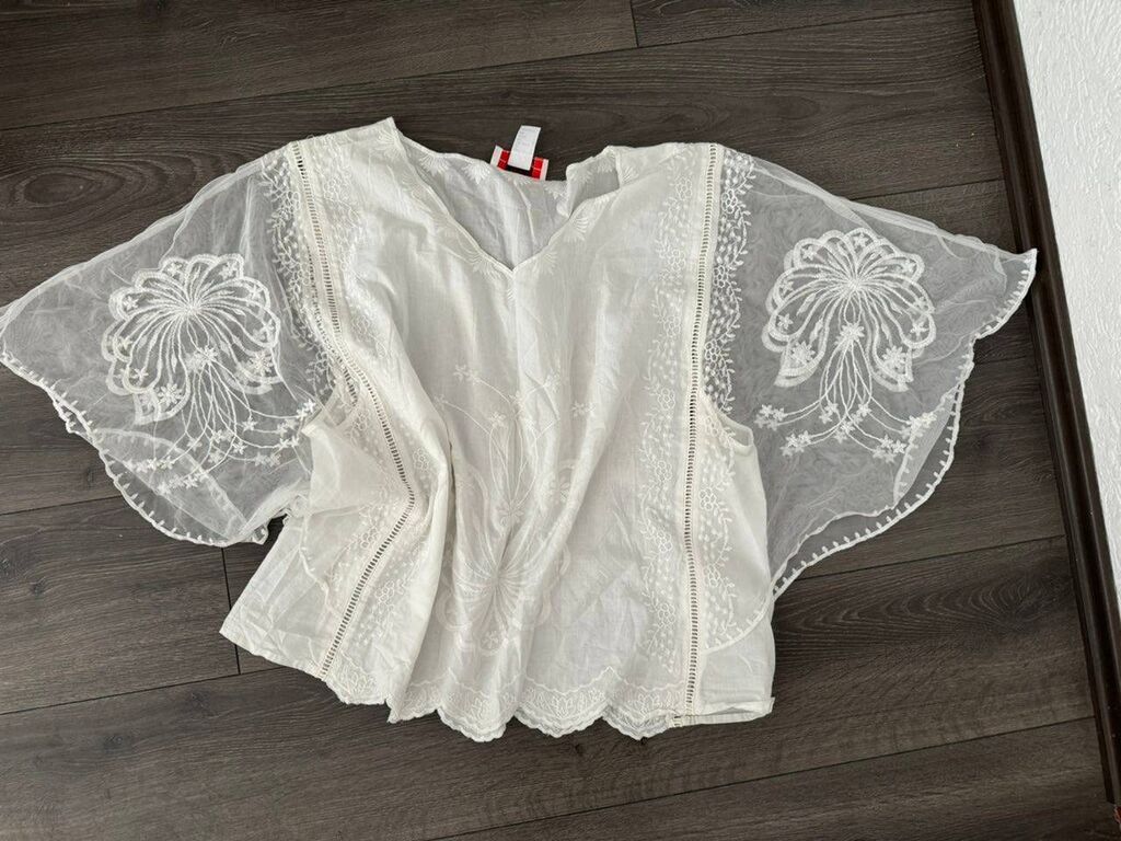 Veoma lepa bluza italijanskog brenda Linea TESINI od 100% pamuka