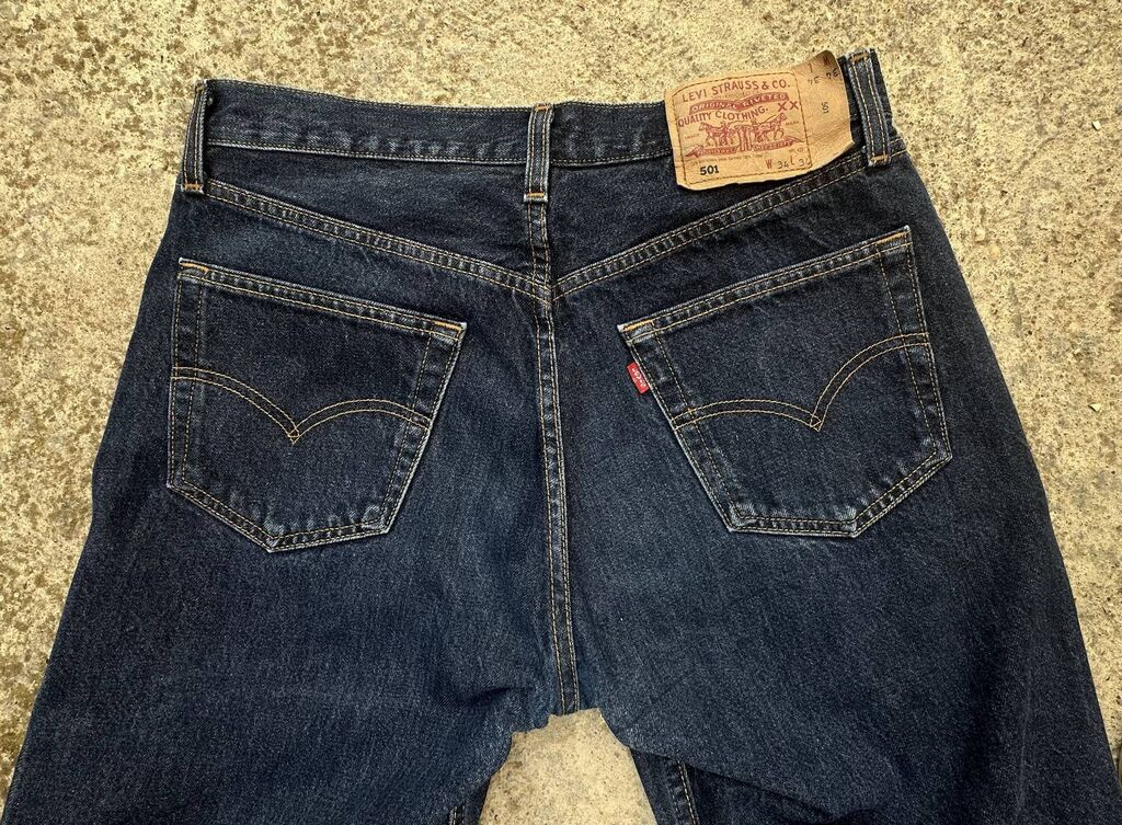 Levis 501, original, muške, tamno plave. Veličina W34, L34. Stanje