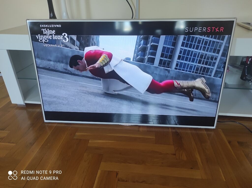 Tv Samsung beli prelep Seria 6 .smart full hd led . bez greske