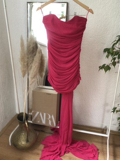 Zara drapirana pink barbie haljina