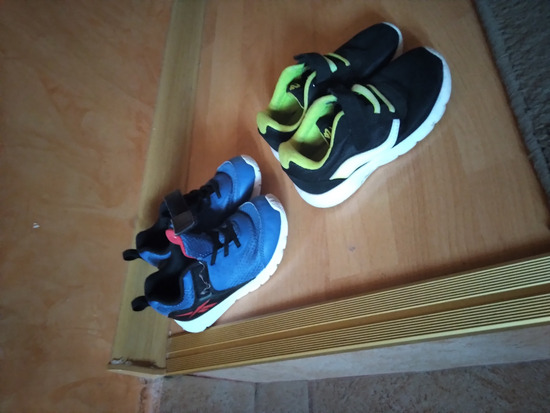 2 patike decaci Reebok 25 i 26