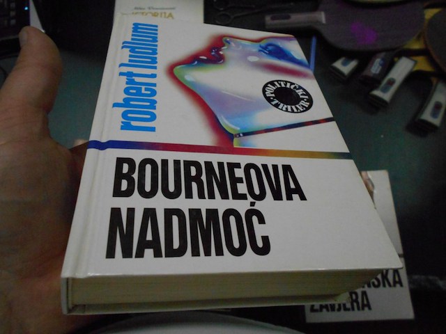 Robert Ludlum - Bourneova nadmoć