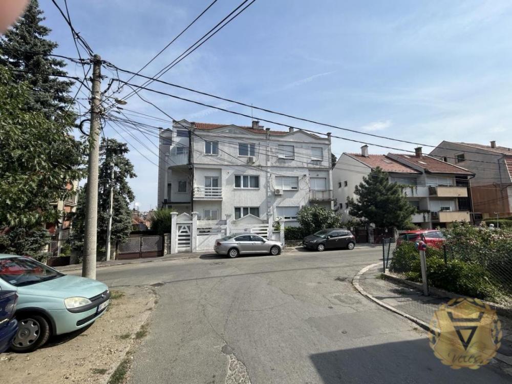 Petosoban stan za izdavanje, 176m2, 1.600€