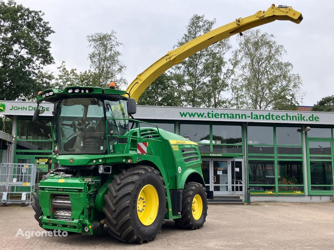 John Deere 8500 krmni kombajn