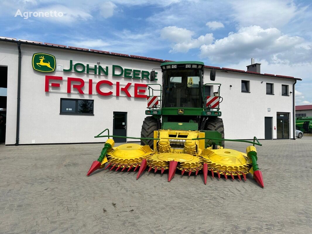 John Deere 7300 krmni kombajn