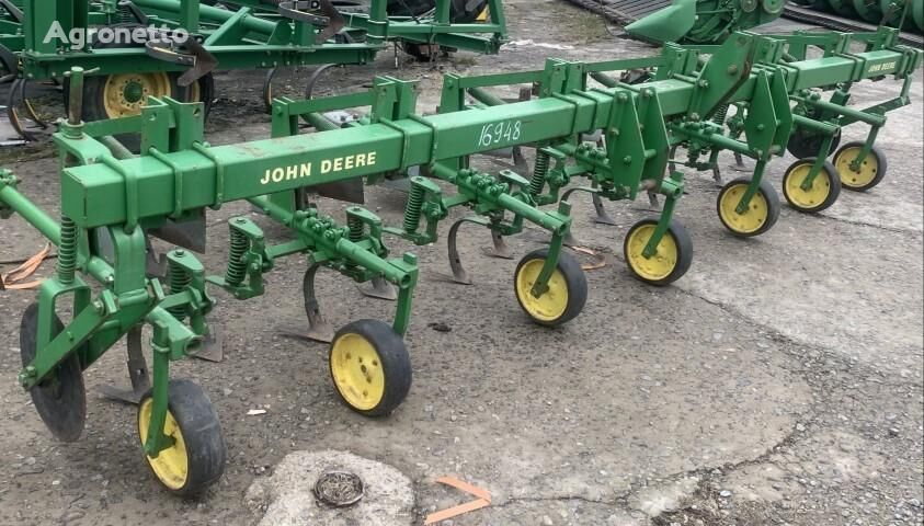 John Deere RM kultivator