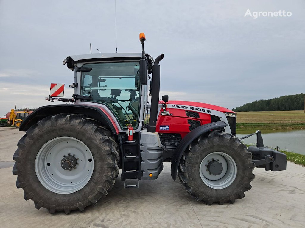 Massey Ferguson 8S.225 traktor točkaš