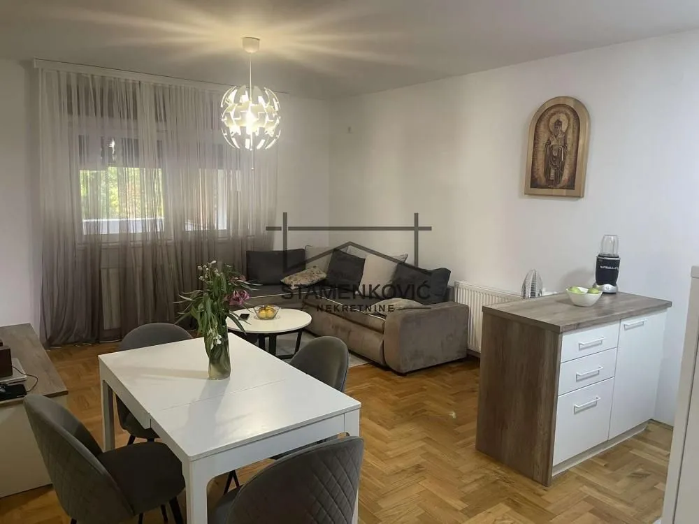 Izdavanje, četvorosoban stan, 83m2, Adice, Novi Sad, Novi Sad