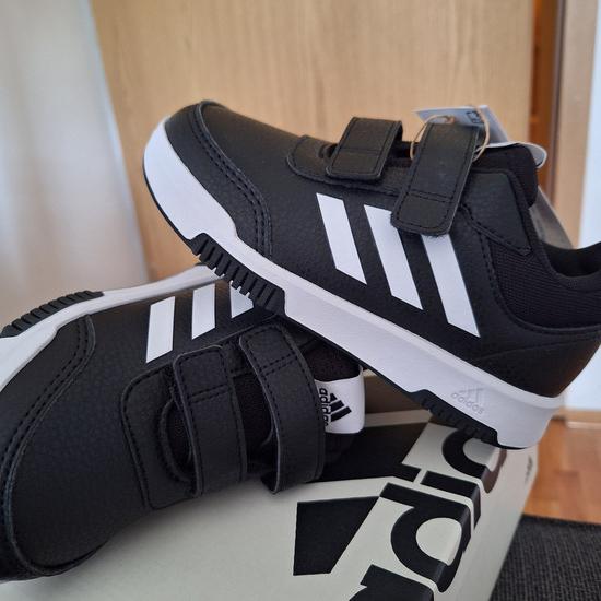 Adidas decije patike, br. 29, NOVE