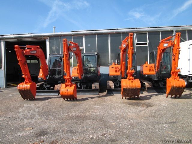 Bageri za puzanje
DOOSAN DX60*38 KW*YANMAR MOTOR*