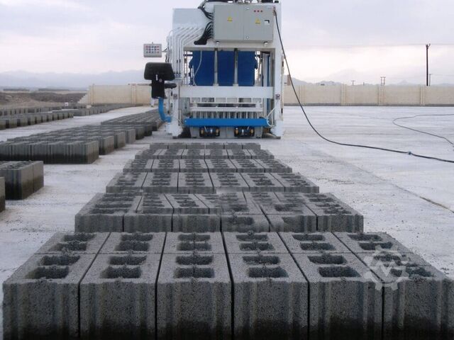 Mobile betonski blok izradu mašina
Constmach Concrete Block Making Machine Mobile concrete block making machine