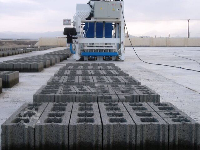 Portable betonski blok izradu mašina
Constmach Portable concrete block making machine