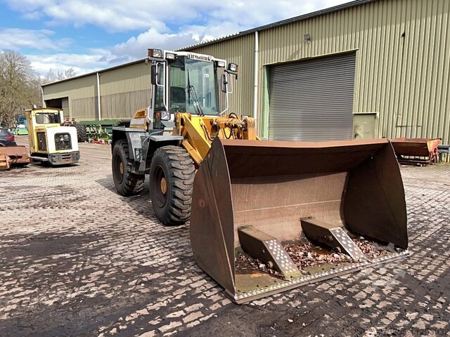 Utovarivač točkova
Liebherr L 522 with High-Tipping Bucket