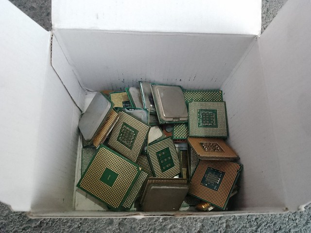 CPU za racunare, s775, s478, s462 - 35 komada