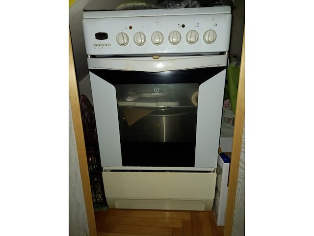 Indesit šporet KN3C76A W