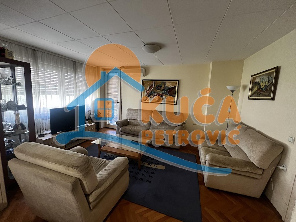 Trosoban stan, 80 m2, Dom zdravlja, Vojvode Tankosića ID: p-012178