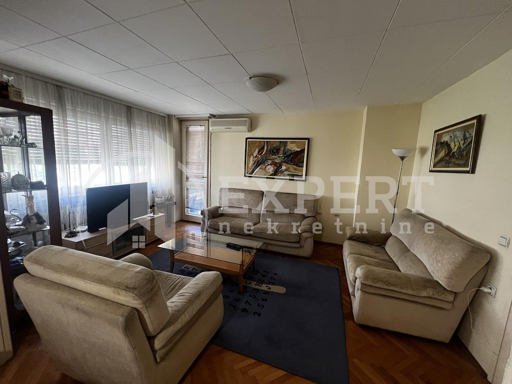 Trosoban stan, 80 m2, Dom zdravlja, Vojvode Tankosića ID: p-012178