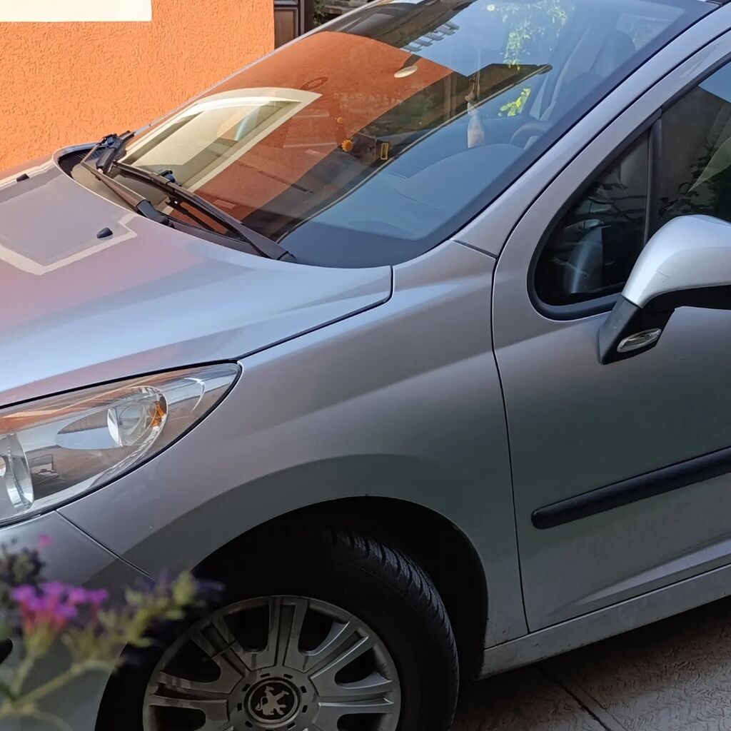 Peugeot 207: 1.6 l | 2006 г. | 274000 km. Hečbek