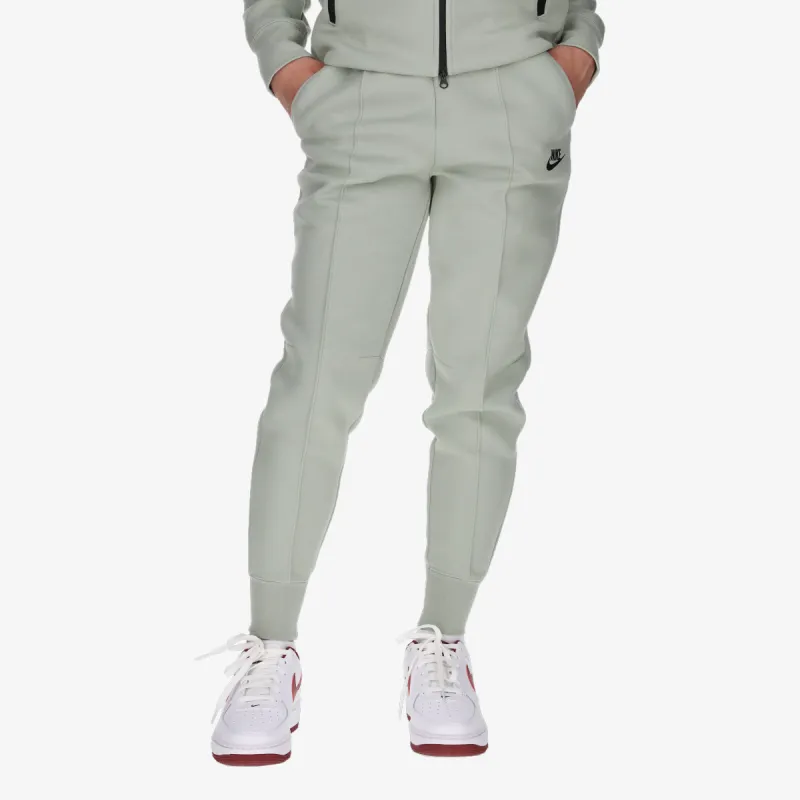 Nike Tech Fleece