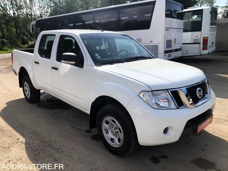 Prodaje se Nissan NAVARA laki furgon na aukciji