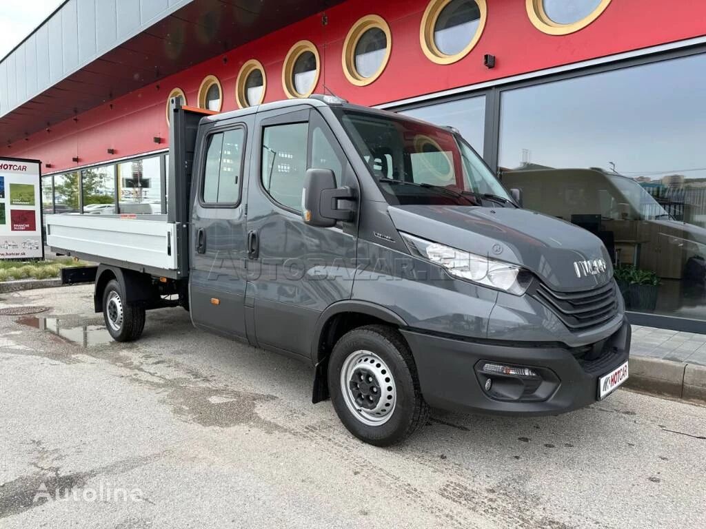 Novi IVECO Daily 35S 16D 2.3L 115kW dvojkabína valník 7-miestny kamion s ravnom platformom < 3.5t