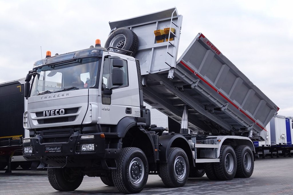 IVECO TRAKKER 440 kiper