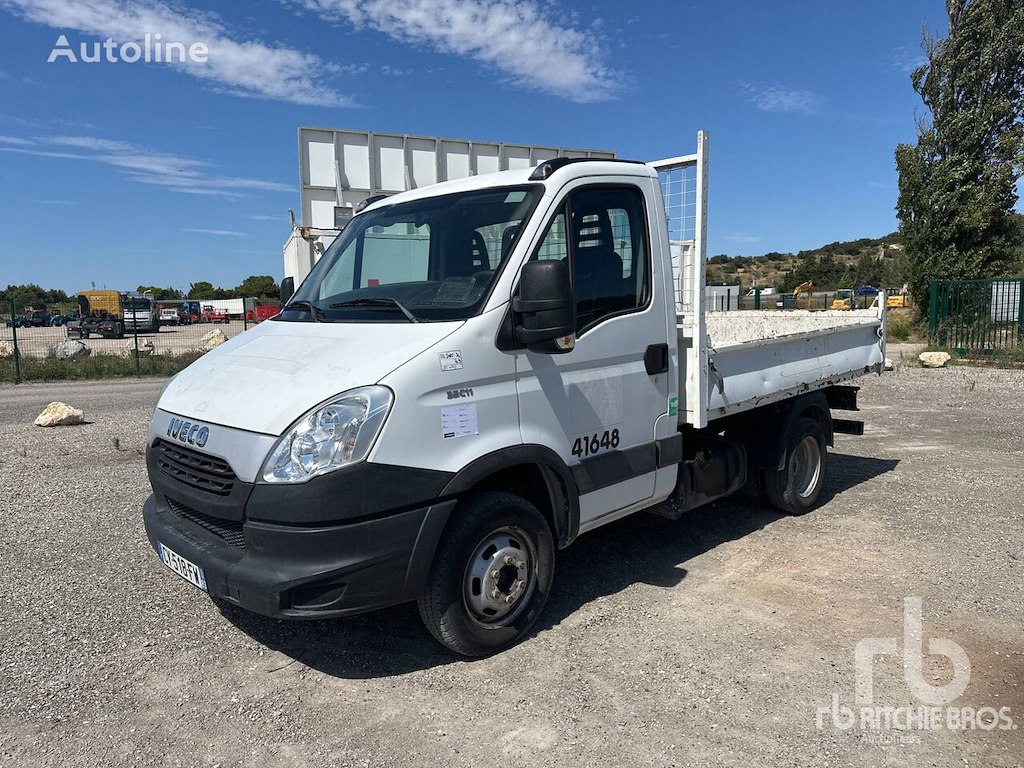 Prodaje se IVECO 35C11 Camion Benne kiper na aukciji