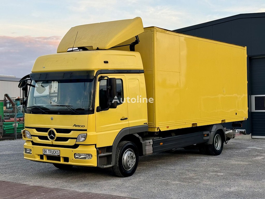 Mercedes-Benz kamion furgon + prikolica