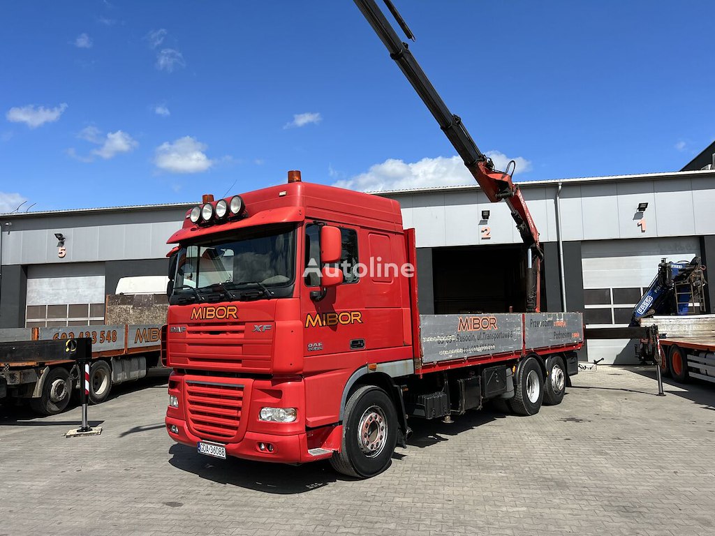 DAF XF105 kamion s ravnom platformom