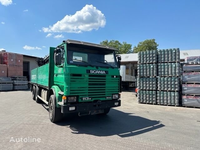 Scania 113 H kamion s ravnom platformom