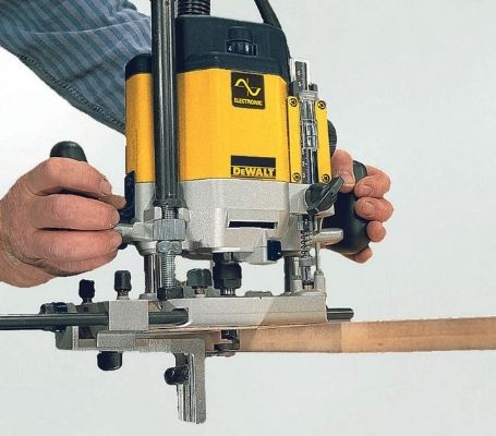 DeWALT električna glodalica za drvo DWE625KT